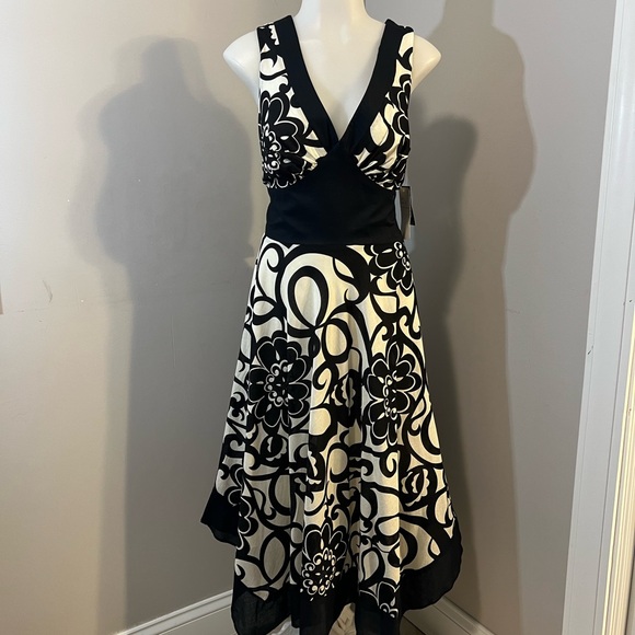 Sandra Darren | Dresses | Sandra Darren Black And Cream Asymmetrical ...